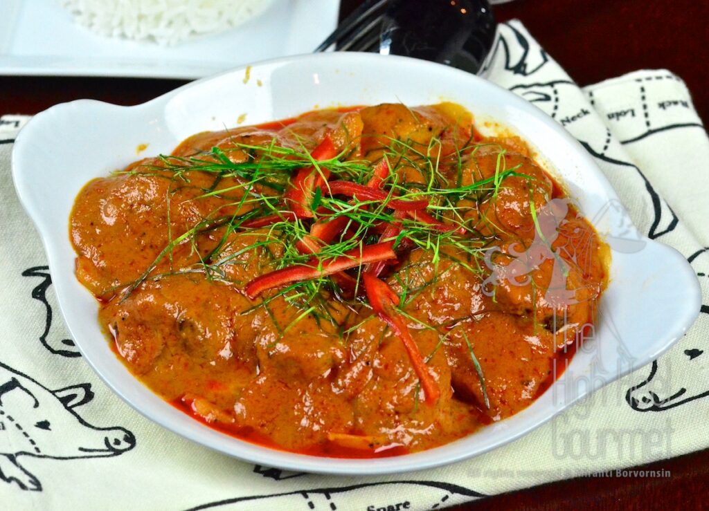 Authentic Thai Red Curry with Seafood, Kaeng Choo Chee – Thai Curry ...