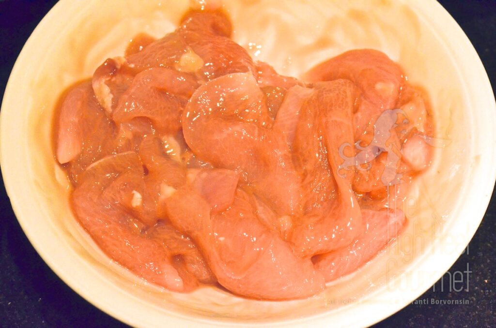 Thai Sweet and Sour Stir-Fry, Pad Priew Wan | The High Heel Gourmet